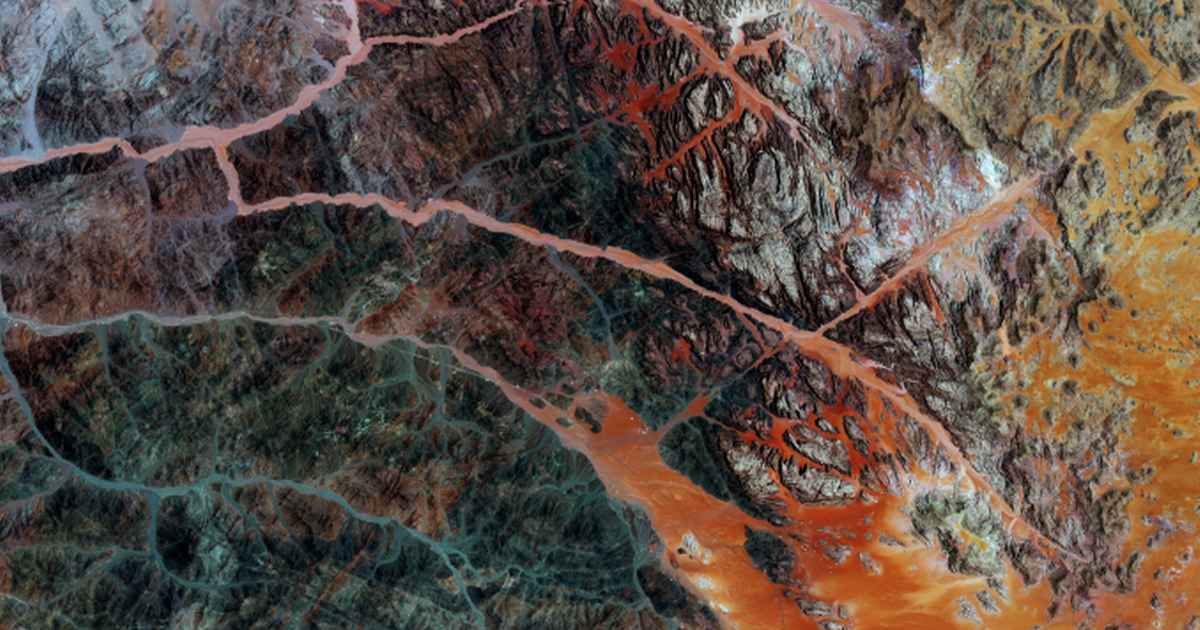 The Aesthetics of Geopower: Imagining Planetary Histories and ...